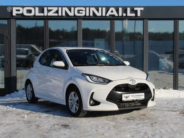 White Toyota Yaris 2022 in Vilnius, with an engine capacity of 1.49 L and mileage of 107 thousand km for 14500 €, photo 3 on AUTOMOTO.COM.LV