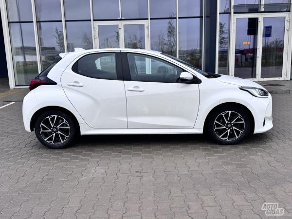 Balts Toyota Yaris 2022 Viļņa, ar dzinēja tilpumu 1.50 L un nobraukumu 158 tūkst. km par 14950 €, foto 6 vietnē AUTOMOTO.COM.LV