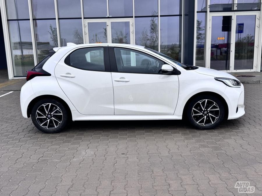 Balts Toyota Yaris 2022 Viļņa, ar dzinēja tilpumu 1.50 L un nobraukumu 158 tūkst. km par 14950 €, foto 7 vietnē AUTOMOTO.COM.LV