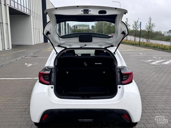 Balts Toyota Yaris 2022 Viļņa, ar dzinēja tilpumu 1.50 L un nobraukumu 158 tūkst. km par 14950 €, foto 9 vietnē AUTOMOTO.COM.LV
