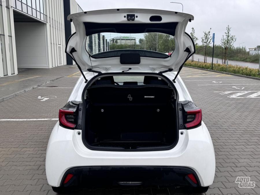 Balts Toyota Yaris 2022 Viļņa, ar dzinēja tilpumu 1.50 L un nobraukumu 158 tūkst. km par 14950 €, foto 10 vietnē AUTOMOTO.COM.LV
