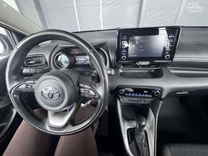 White Toyota Yaris 2022 in Vilnius, with an engine capacity of 1.50 L and mileage of 158 thousand km for 14950 €, photo 18 on AUTOMOTO.COM.LV