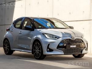 Белый Тойота Ярис 2022 в Рига, объемом двигателя 1.50 л и пробегом 94 тыс. км за 21900 €, фото  на AUTOMOTO.COM.LV