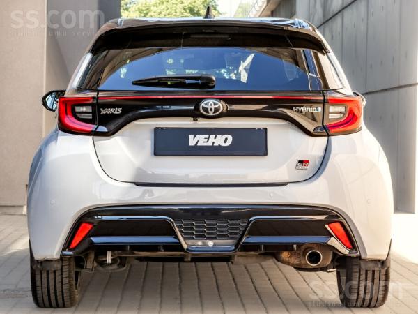 White Toyota Yaris 2022 in Riga, with an engine capacity of 1.50 L and mileage of 94 thousand km for 21900 €, photo 6 on AUTOMOTO.COM.LV