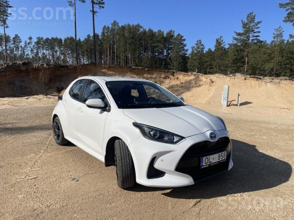 Balts Toyota Yaris 2022 Rīga, ar dzinēja tilpumu 1.50 L un nobraukumu 47 tūkst. km par 14200 €, foto 2 vietnē AUTOMOTO.COM.LV