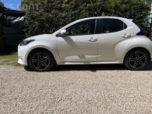 Balts Toyota Yaris 2022 Rīga, ar dzinēja tilpumu 1.50 L un nobraukumu 47 tūkst. km par 14200 €, foto 10 vietnē AUTOMOTO.COM.LV