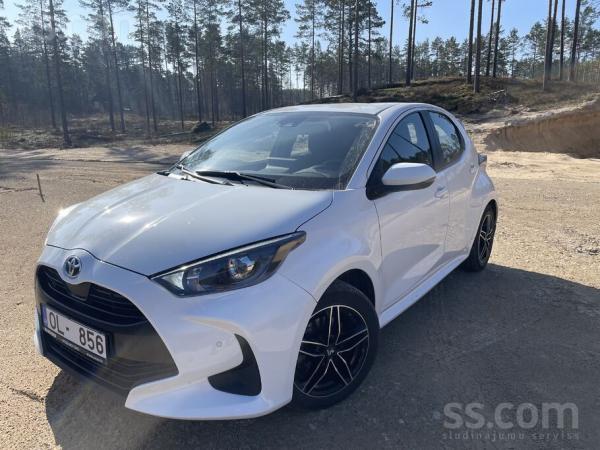 Balts Toyota Yaris 2022 Rīga, ar dzinēja tilpumu 1.50 L un nobraukumu 47 tūkst. km par 14400 €, foto 3 vietnē AUTOMOTO.COM.LV