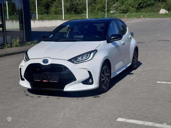 Balts Toyota Yaris 2022 Viļņa, ar dzinēja tilpumu 1.49 L un nobraukumu 40 tūkst. km par 19950 €, foto 1 vietnē AUTOMOTO.COM.LV