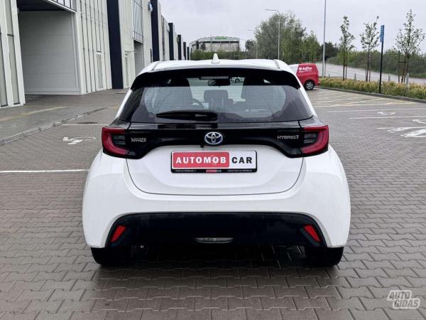 White Toyota Yaris 2022 in Vilnius, with an engine capacity of 1.50 L and mileage of 158 thousand km for 13950 €, photo 7 on AUTOMOTO.COM.LV