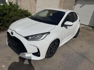 White Toyota Yaris 2022 in Gargzdai, with an engine capacity of 1.49 L and mileage of 30 thousand km for 8500 €, photo  on AUTOMOTO.COM.LV