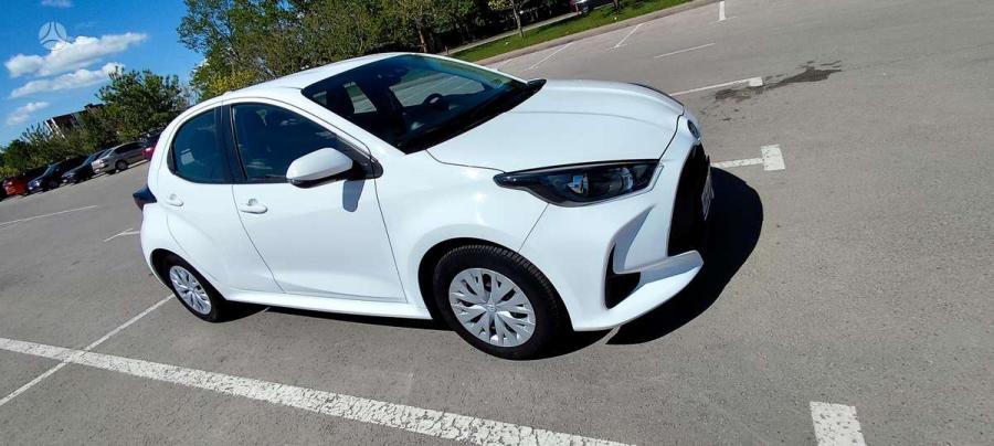 Balts Toyota Yaris 2022 Klaipėda, ar dzinēja tilpumu 1.50 L un nobraukumu 35 tūkst. km par 16500 €, foto 6 vietnē AUTOMOTO.COM.LV