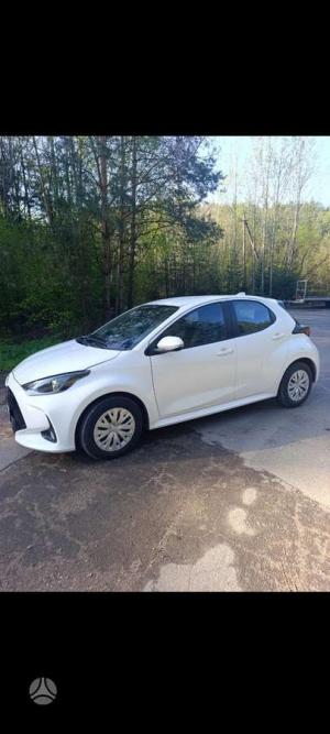 Balts Toyota Yaris 2022 Viļņa, ar dzinēja tilpumu 1.49 L un nobraukumu 27 tūkst. km par 17900 €, foto 5 vietnē AUTOMOTO.COM.LV