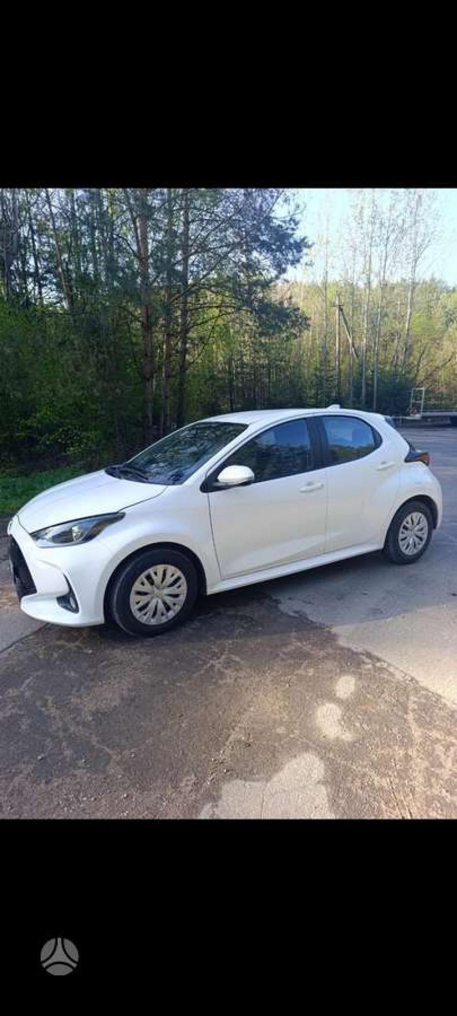 Balts Toyota Yaris 2022 Viļņa, ar dzinēja tilpumu 1.49 L un nobraukumu 27 tūkst. km par 17900 €, foto 5 vietnē AUTOMOTO.COM.LV