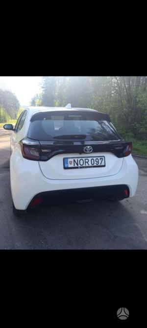 Balts Toyota Yaris 2022 Viļņa, ar dzinēja tilpumu 1.49 L un nobraukumu 27 tūkst. km par 17900 €, foto 7 vietnē AUTOMOTO.COM.LV
