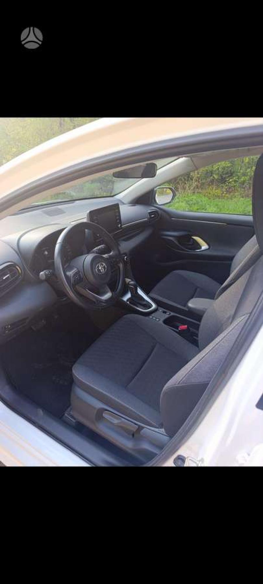 Balts Toyota Yaris 2022 Viļņa, ar dzinēja tilpumu 1.49 L un nobraukumu 27 tūkst. km par 17900 €, foto 9 vietnē AUTOMOTO.COM.LV