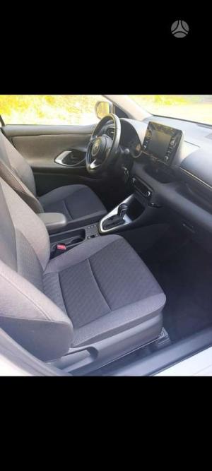 Balts Toyota Yaris 2022 Viļņa, ar dzinēja tilpumu 1.49 L un nobraukumu 27 tūkst. km par 17900 €, foto 10 vietnē AUTOMOTO.COM.LV