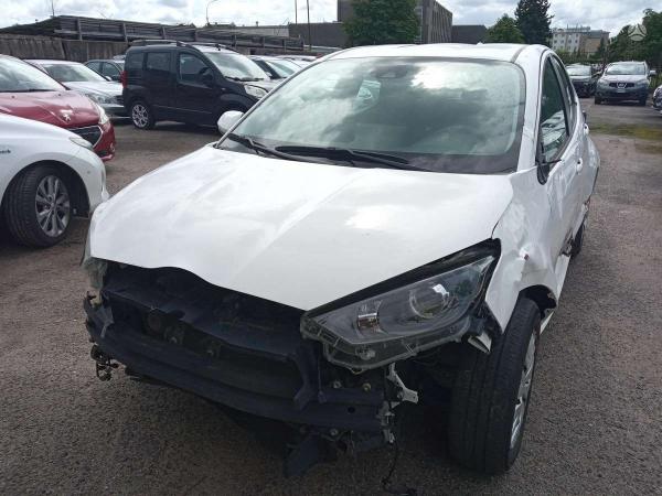 Balts Toyota Yaris 2022 Panevēža, ar dzinēja tilpumu 1.49 L un nobraukumu 44 tūkst. km par 6000 €, foto 7 vietnē AUTOMOTO.COM.LV