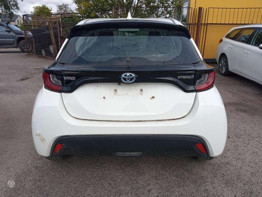 Balts Toyota Yaris 2022 Panevēža, ar dzinēja tilpumu 1.49 L un nobraukumu 44 tūkst. km par 6000 €, foto 15 vietnē AUTOMOTO.COM.LV