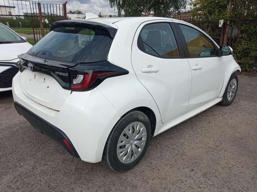 Balts Toyota Yaris 2022 Panevēža, ar dzinēja tilpumu 1.49 L un nobraukumu 44 tūkst. km par 6000 €, foto 17 vietnē AUTOMOTO.COM.LV