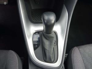 Balts Toyota Yaris 2022 Panevēža, ar dzinēja tilpumu 1.49 L un nobraukumu 44 tūkst. km par 6000 €, foto 26 vietnē AUTOMOTO.COM.LV