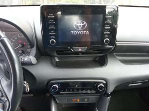 Balts Toyota Yaris 2022 Panevēža, ar dzinēja tilpumu 1.49 L un nobraukumu 44 tūkst. km par 6000 €, foto 27 vietnē AUTOMOTO.COM.LV