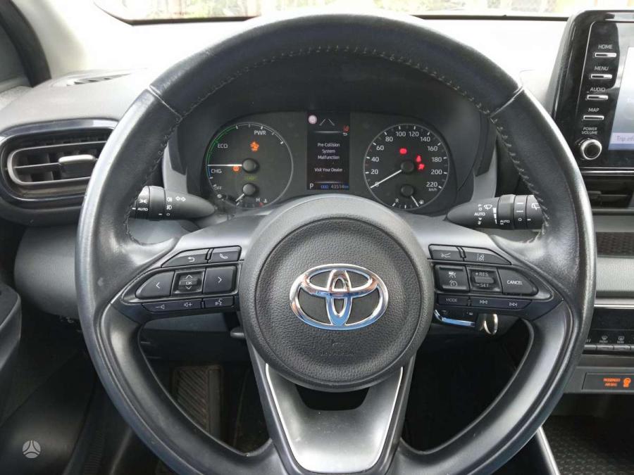 Balts Toyota Yaris 2022 Panevēža, ar dzinēja tilpumu 1.49 L un nobraukumu 44 tūkst. km par 6000 €, foto 30 vietnē AUTOMOTO.COM.LV