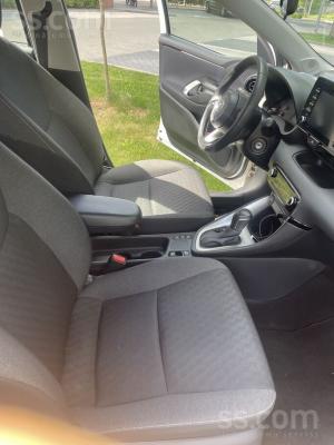 Balts Toyota Yaris 2022 Rīga, ar dzinēja tilpumu 1.50 L un nobraukumu 49 tūkst. km par 14900 €, foto 5 vietnē AUTOMOTO.COM.LV