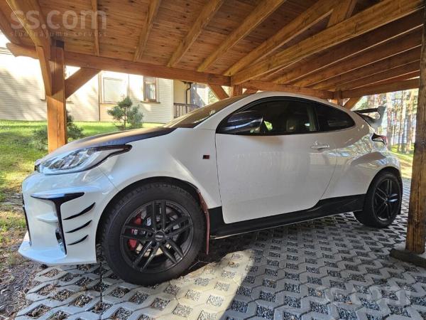 Balts Toyota Yaris 2022 Jūrmala, ar dzinēja tilpumu 1.60 L un nobraukumu 19 tūkst. km par 36000 €, foto 2 vietnē AUTOMOTO.COM.LV