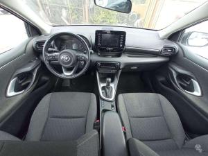 White Toyota Yaris 2022 in Panevezys, with an engine capacity of 1.49 L and mileage of 44 thousand km for 6500 €, photo 22 on AUTOMOTO.COM.LV