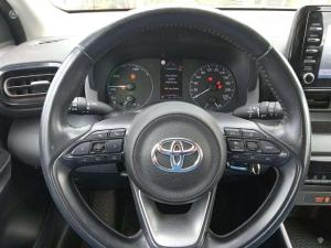White Toyota Yaris 2022 in Panevezys, with an engine capacity of 1.49 L and mileage of 44 thousand km for 6500 €, photo 30 on AUTOMOTO.COM.LV