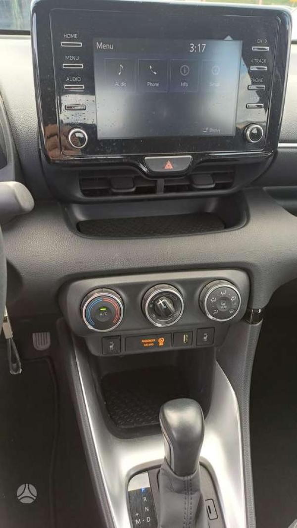 Balts Toyota Yaris 2022 Viļņa, ar dzinēja tilpumu 1.49 L un nobraukumu 37 tūkst. km par 14500 €, foto 7 vietnē AUTOMOTO.COM.LV