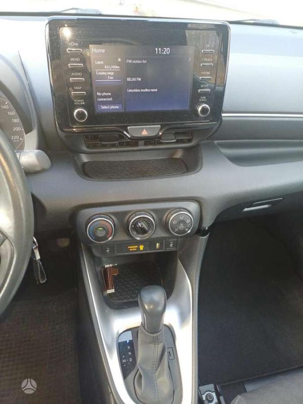 Balts Toyota Yaris 2022 Viļņa, ar dzinēja tilpumu 1.49 L un nobraukumu 37 tūkst. km par 14500 €, foto 11 vietnē AUTOMOTO.COM.LV