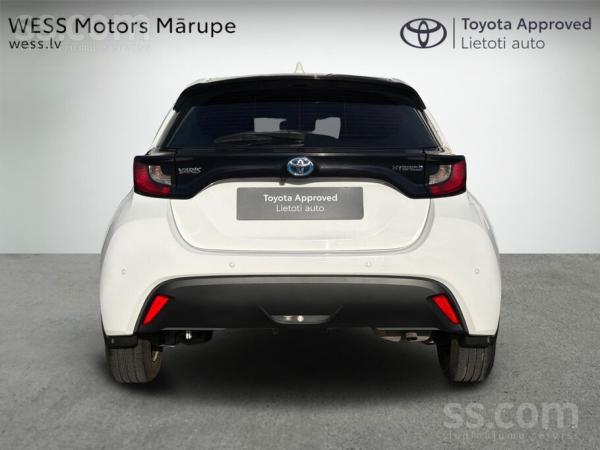 Balts Toyota Yaris 2022 Rīga, ar dzinēja tilpumu 1.50 L un nobraukumu 182 tūkst. km par 11990 €, foto 5 vietnē AUTOMOTO.COM.LV