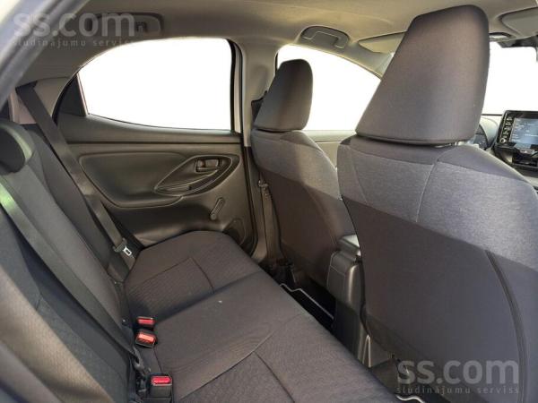 Balts Toyota Yaris 2022 Rīga, ar dzinēja tilpumu 1.50 L un nobraukumu 182 tūkst. km par 11990 €, foto 8 vietnē AUTOMOTO.COM.LV