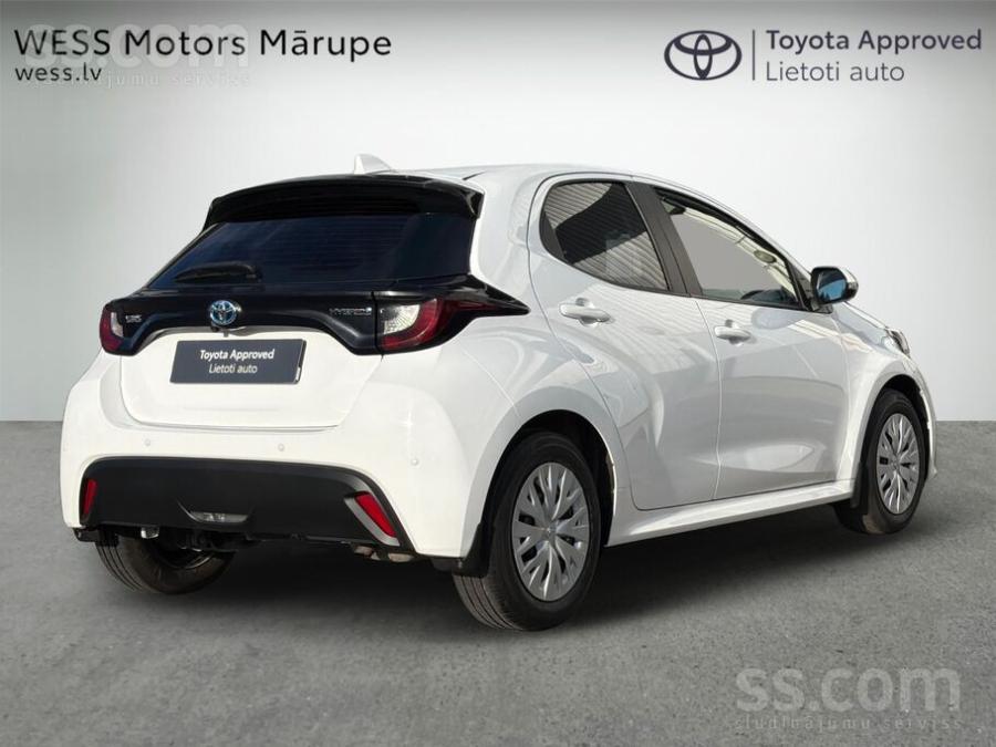 Balts Toyota Yaris 2022 Rīga, ar dzinēja tilpumu 1.50 L un nobraukumu 158 tūkst. km par 12590 €, foto 3 vietnē AUTOMOTO.COM.LV