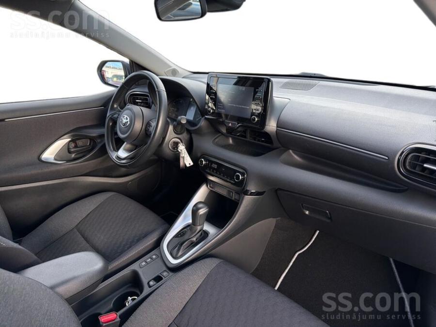 Balts Toyota Yaris 2022 Rīga, ar dzinēja tilpumu 1.50 L un nobraukumu 158 tūkst. km par 12590 €, foto 7 vietnē AUTOMOTO.COM.LV