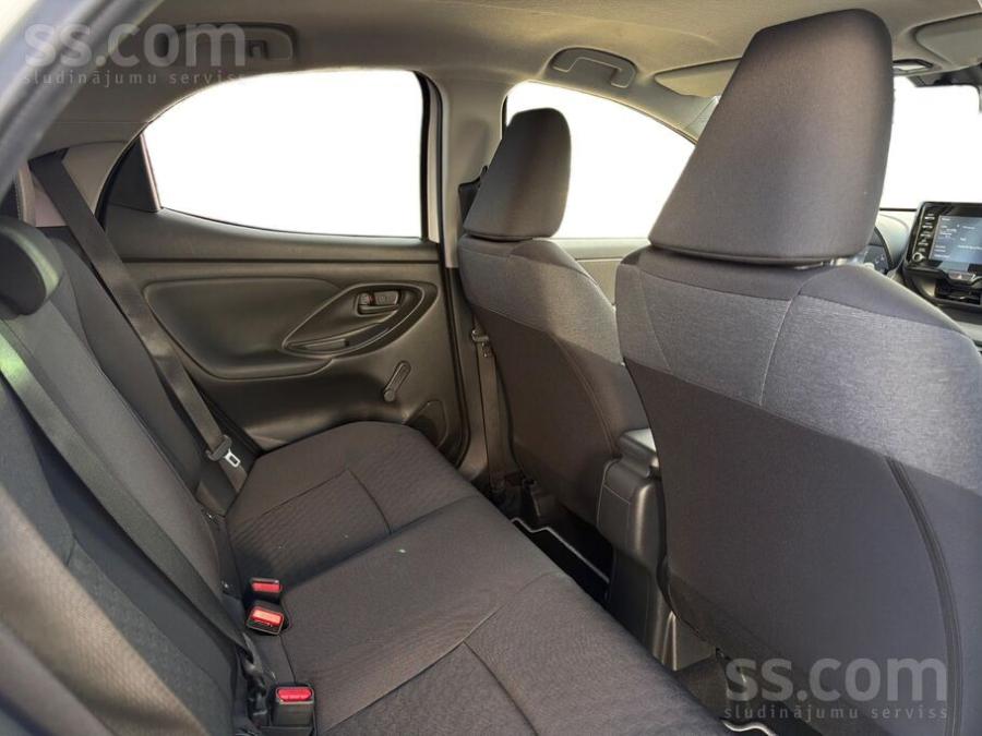 Balts Toyota Yaris 2022 Rīga, ar dzinēja tilpumu 1.50 L un nobraukumu 158 tūkst. km par 12590 €, foto 8 vietnē AUTOMOTO.COM.LV