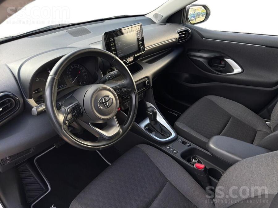 Balts Toyota Yaris 2022 Rīga, ar dzinēja tilpumu 1.50 L un nobraukumu 158 tūkst. km par 12590 €, foto 12 vietnē AUTOMOTO.COM.LV