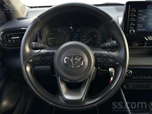 Balts Toyota Yaris 2022 Rīga, ar dzinēja tilpumu 1.50 L un nobraukumu 158 tūkst. km par 12590 €, foto 13 vietnē AUTOMOTO.COM.LV