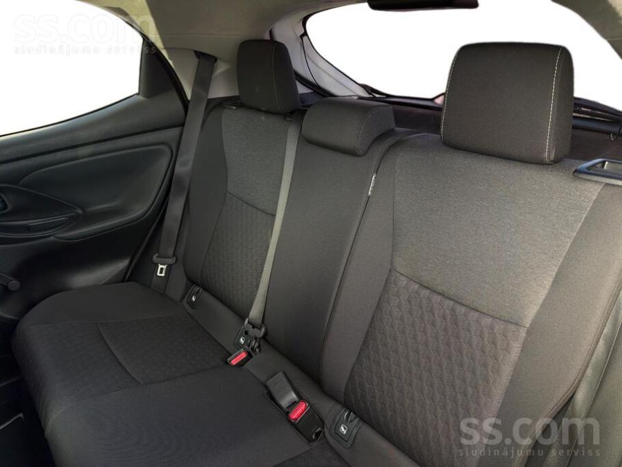 Balts Toyota Yaris 2022 Rīga, ar dzinēja tilpumu 1.50 L un nobraukumu 158 tūkst. km par 12590 €, foto 20 vietnē AUTOMOTO.COM.LV