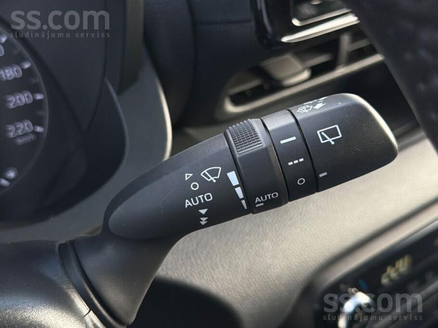 Balts Toyota Yaris 2022 Rīga, ar dzinēja tilpumu 1.50 L un nobraukumu 158 tūkst. km par 12590 €, foto 25 vietnē AUTOMOTO.COM.LV