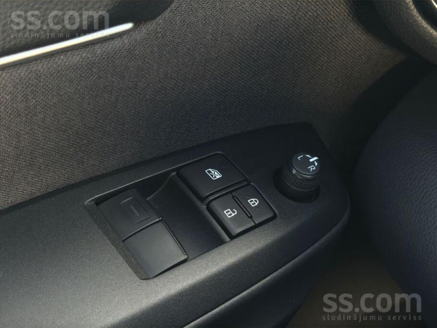 Balts Toyota Yaris 2022 Rīga, ar dzinēja tilpumu 1.50 L un nobraukumu 158 tūkst. km par 12590 €, foto 26 vietnē AUTOMOTO.COM.LV