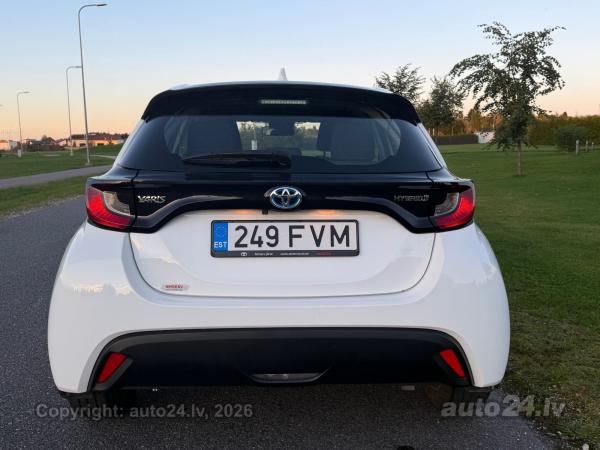 White Toyota Yaris 2022 in Tallinn, with an engine capacity of 1.50 L and mileage of 159 thousand km for 11800 €, photo 8 on AUTOMOTO.COM.LV