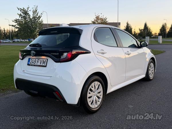 White Toyota Yaris 2022 in Tallinn, with an engine capacity of 1.50 L and mileage of 159 thousand km for 11800 €, photo 9 on AUTOMOTO.COM.LV