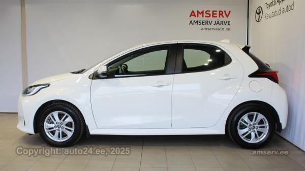 Balts Toyota Yaris 2023 Tallina, ar dzinēja tilpumu 1.50 L un nobraukumu 55 tūkst. km par 20290 €, foto 3 vietnē AUTOMOTO.COM.LV