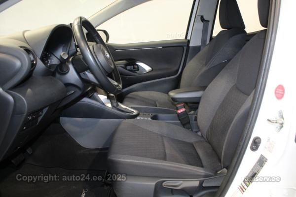 Balts Toyota Yaris 2023 Tallina, ar dzinēja tilpumu 1.50 L un nobraukumu 55 tūkst. km par 20290 €, foto 11 vietnē AUTOMOTO.COM.LV