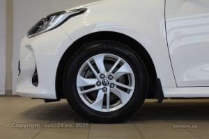 Balts Toyota Yaris 2023 Tallina, ar dzinēja tilpumu 1.50 L un nobraukumu 55 tūkst. km par 20290 €, foto 15 vietnē AUTOMOTO.COM.LV