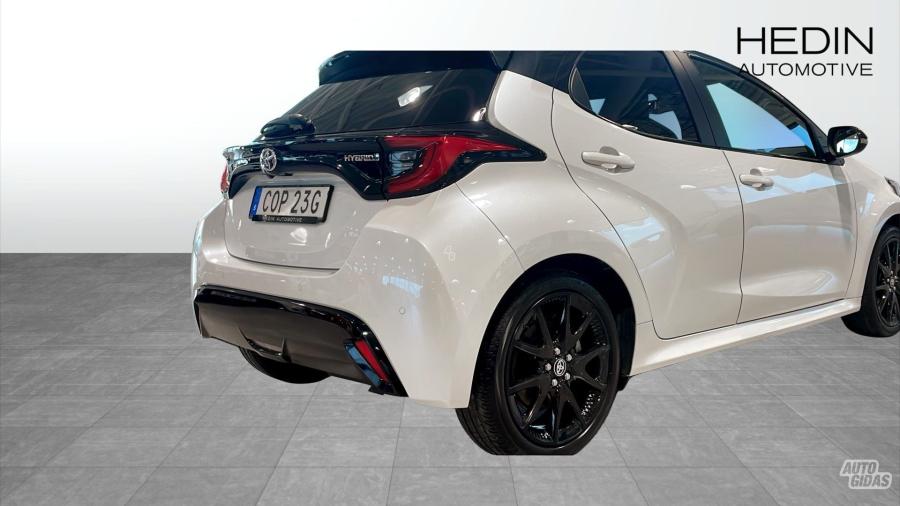 Balts Toyota Yaris 2023 Kauņa, ar dzinēja tilpumu 0.00 L un nobraukumu 57 tūkst. km par 24177 €, foto 2 vietnē AUTOMOTO.COM.LV