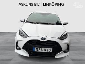 White Toyota Yaris 2023 in Kaunas, with an engine capacity of 0.00 L and mileage of 55 thousand km for 22143 €, photo 5 on AUTOMOTO.COM.LV