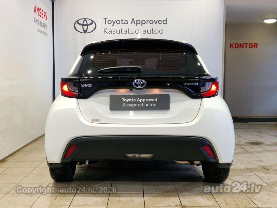 Balts Toyota Yaris 2023 Tallina, ar dzinēja tilpumu 1.50 L un nobraukumu 73 tūkst. km par 15790 €, foto 4 vietnē AUTOMOTO.COM.LV